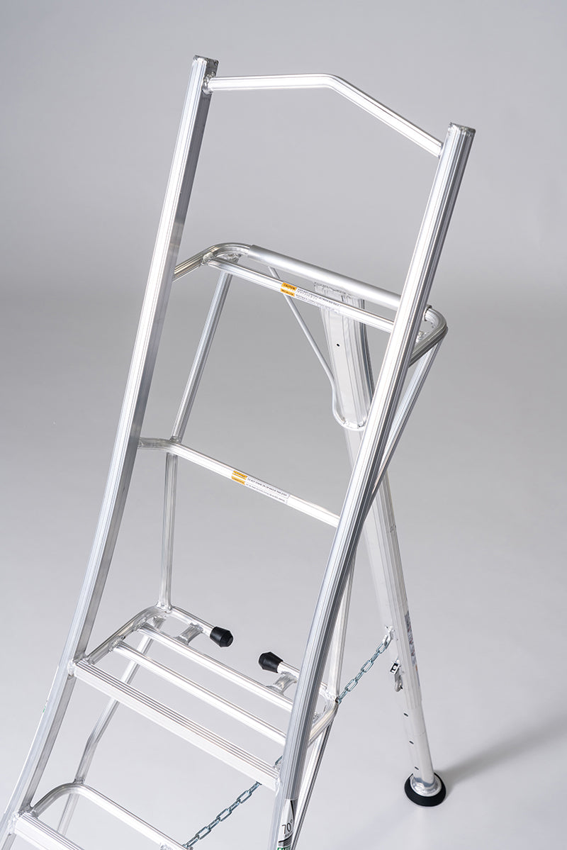 HASEGAWA PLATFORM TRIPOD LADDER – Équipements Vision